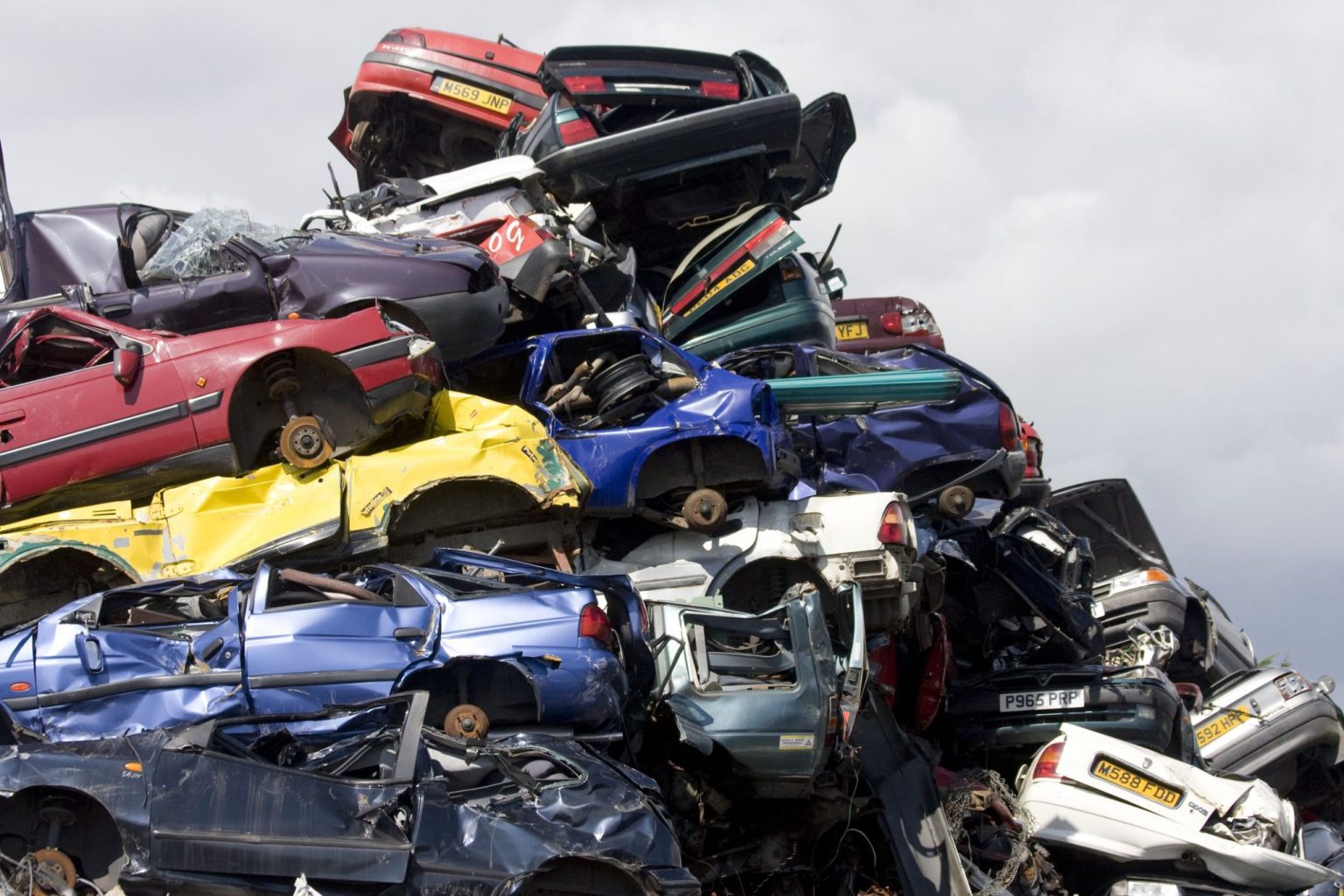 Smart Auto Recycling | Car Scrap Yard Hamilton, ON | Auto Wrecker Junkyard